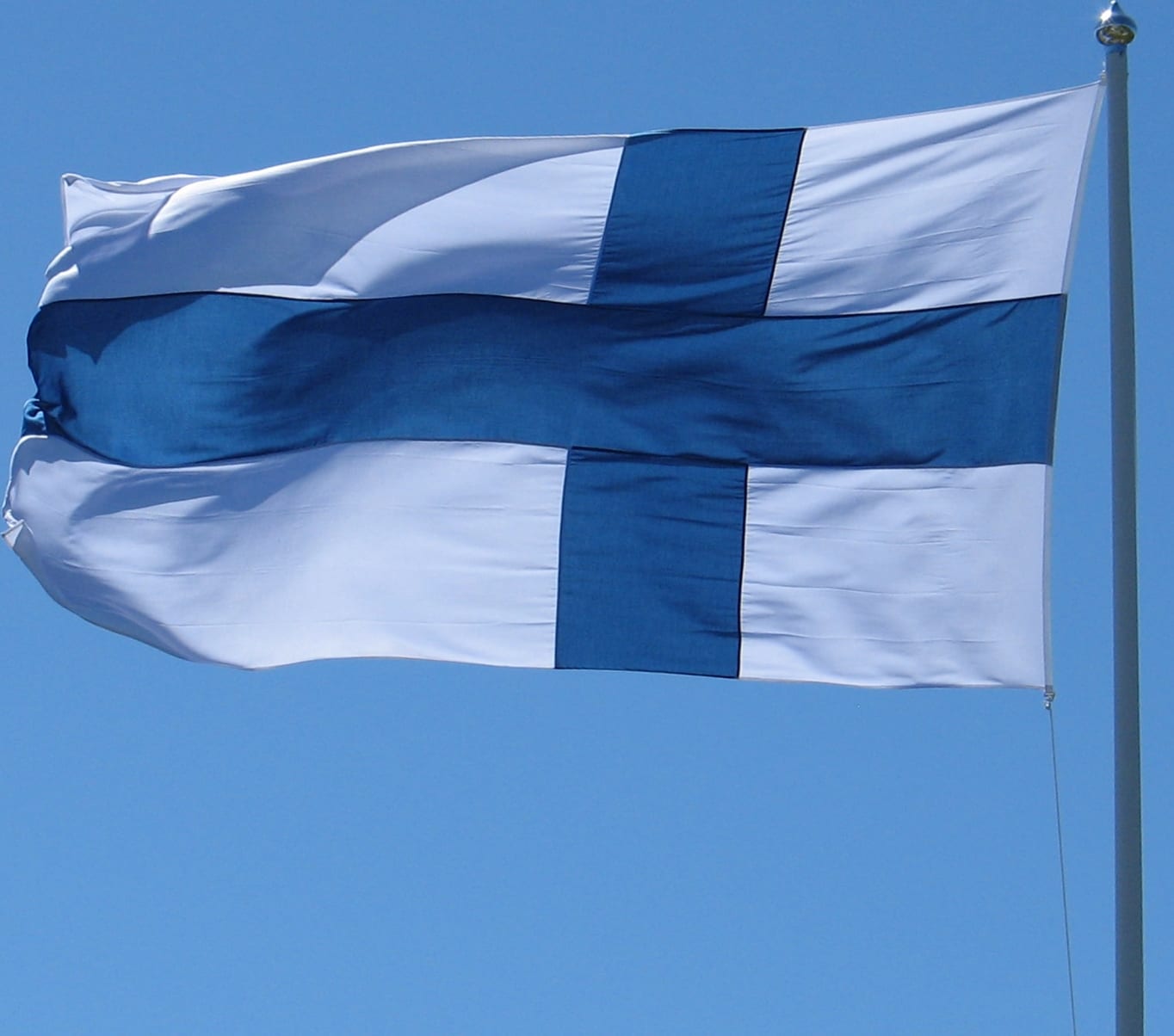 Plast 112x185 cm ( 7m tanko) Suomen lippu | Karkkainen.com verkkokauppa