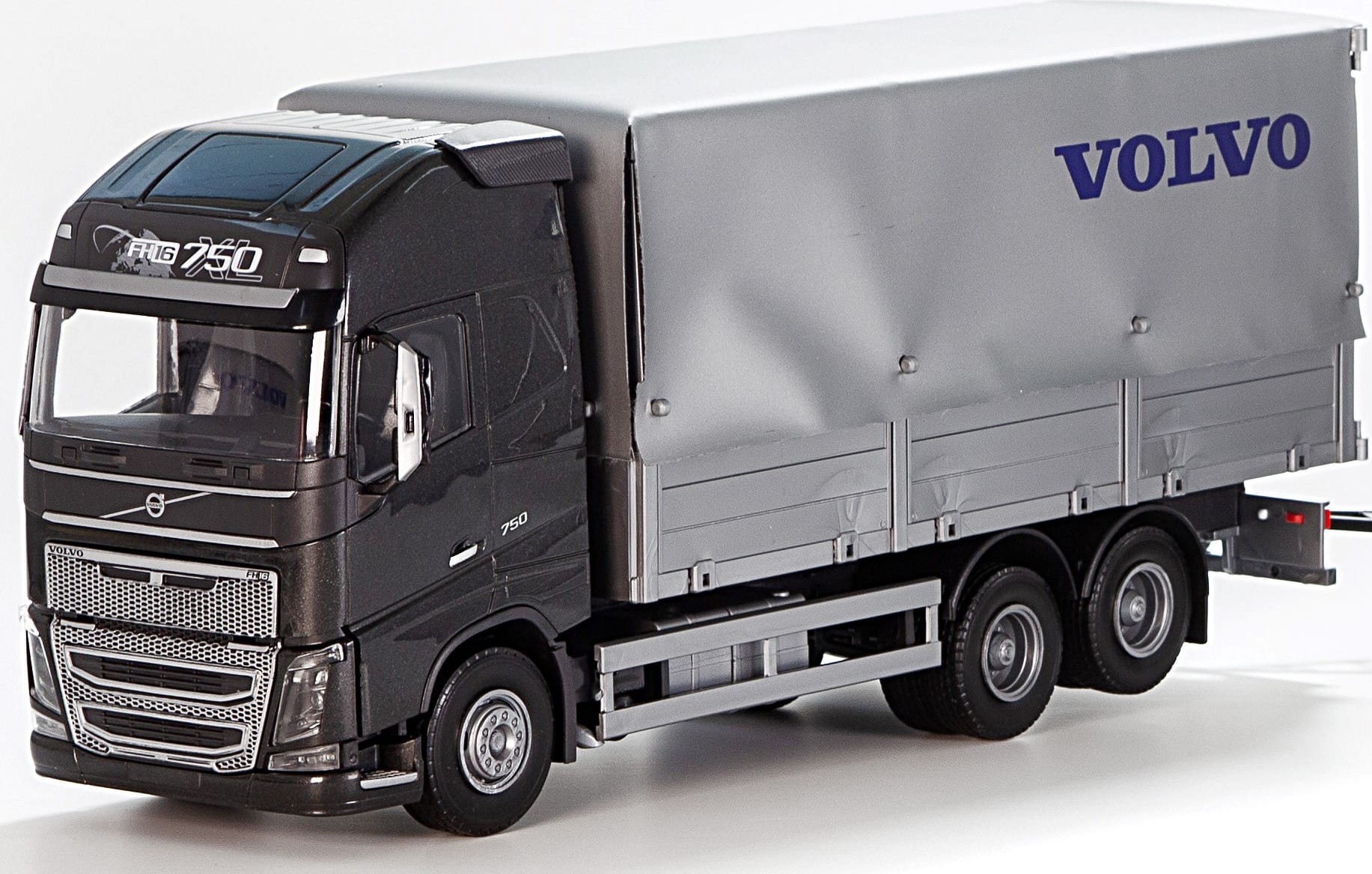 Emek Volvo FH16 pressu rekka-auto | Karkkainen.com verkkokauppa