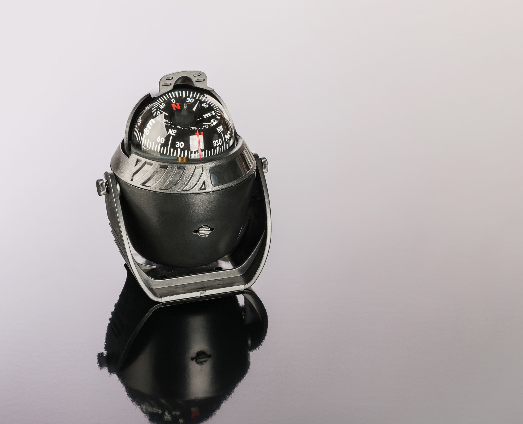 Compass LED musta "suunto" kompassi | Karkkainen.com verkkokauppa